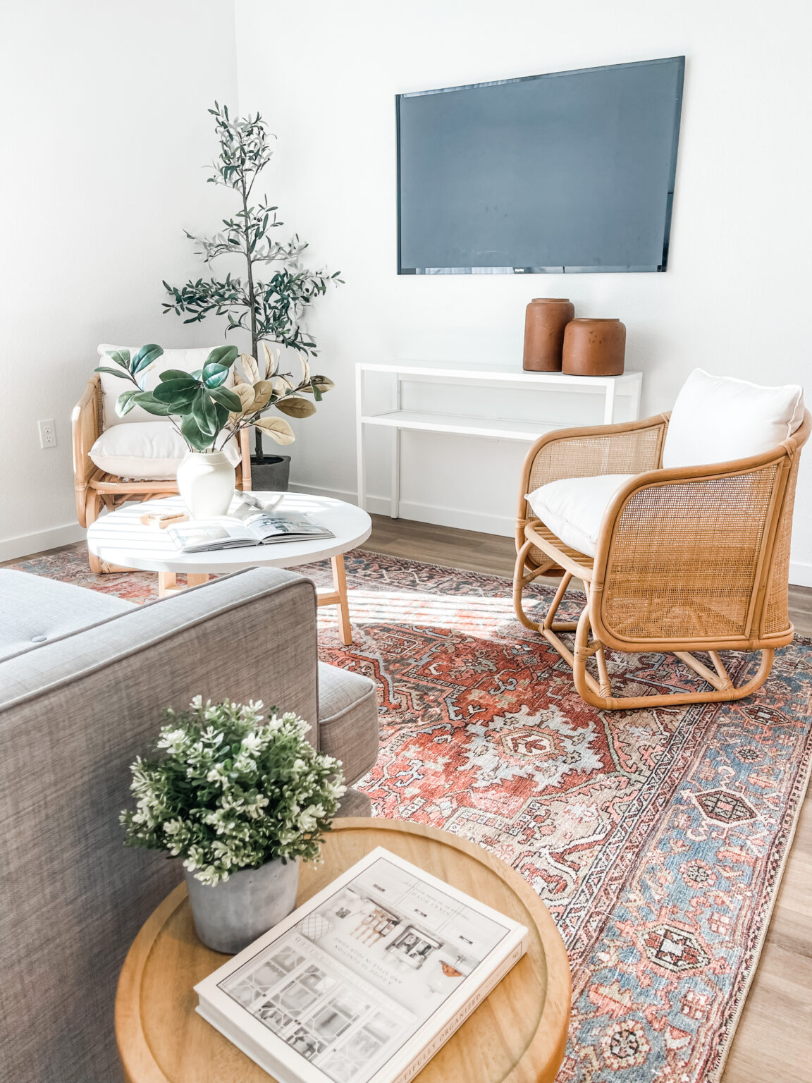 Home Staging Sacramento - mint home staging company